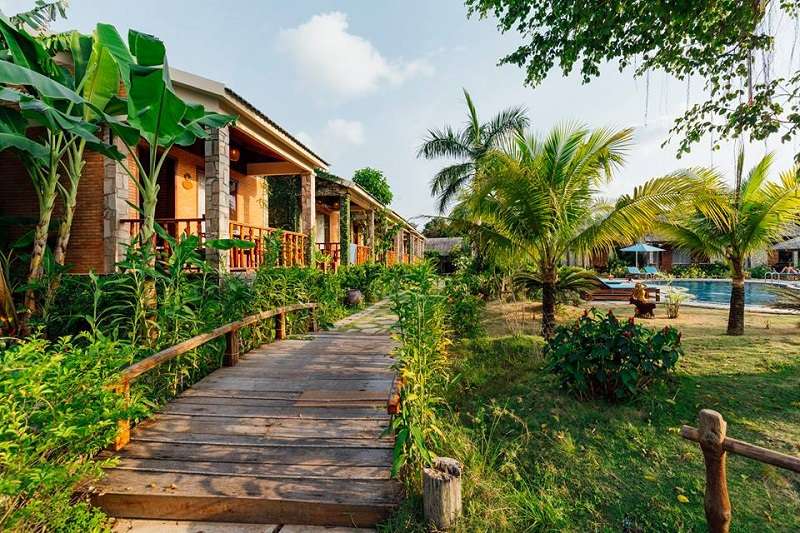Cottage Village Phú Quốc: thiết kế tone màu gỗ trầm ấm view đẹp & sang