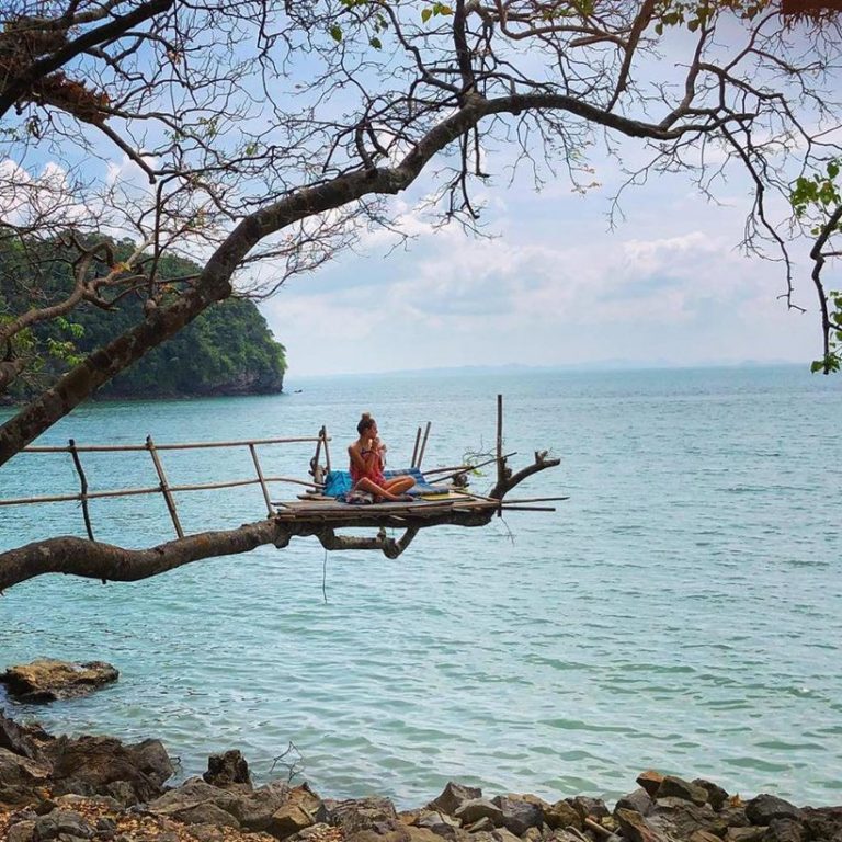 Tew Lay Bar - Quán bar trên cây giữa biển có thế siêu độc đáo, siêu đẹp