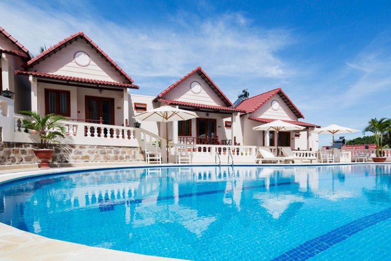 Top 15 Khách sạn nhà nghỉ homestay Hồ Tràm giá rẻ view đẹp gần biển