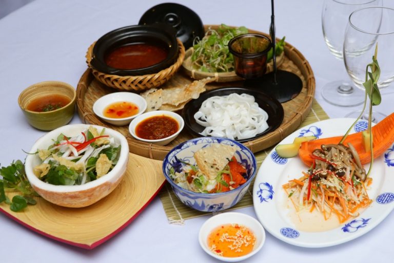 Top 15 nhà hàng, quán buffet chay ngon rẻ ở TPHCM-Sài Gòn