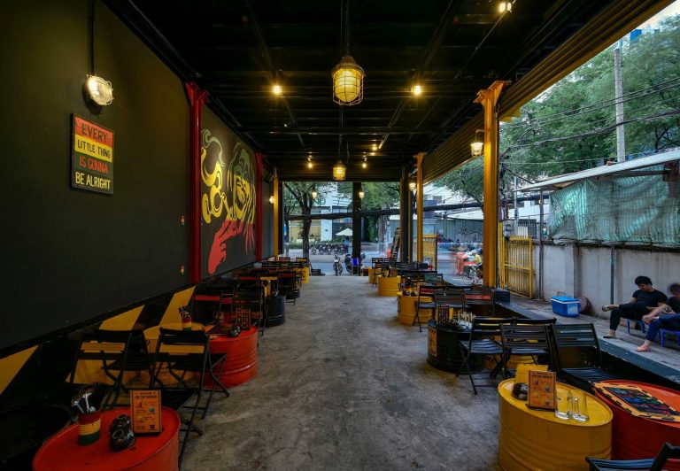 Review nhà hàng Warning Zone: Menu đồ ăn, bảng giá, tất cả chi nhánh