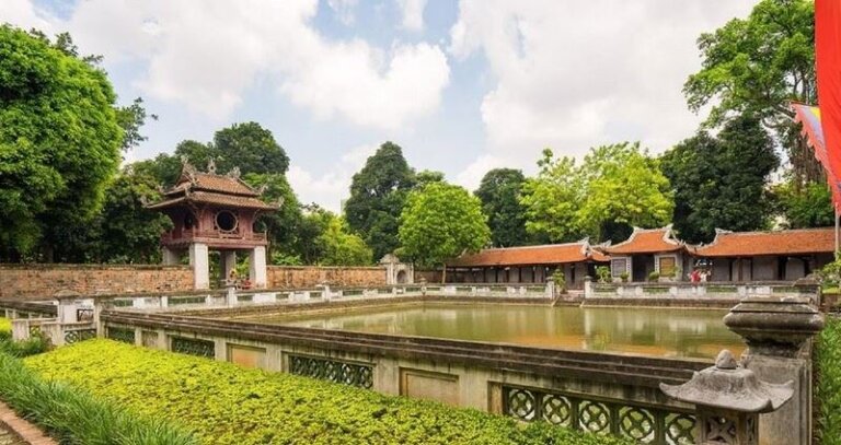 Khám phá Văn Miếu Quốc Tử Giám - Di tích lịch sử ý nghĩa của quốc gia