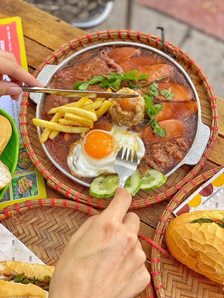 Khám phá thiên đường ăn vặt Chợ Cát Bi Hải Phòng