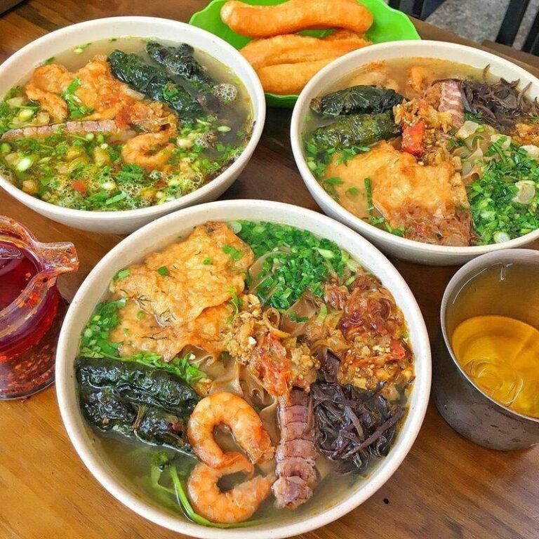 Khám phá thiên đường ăn vặt Chợ Cát Bi Hải Phòng