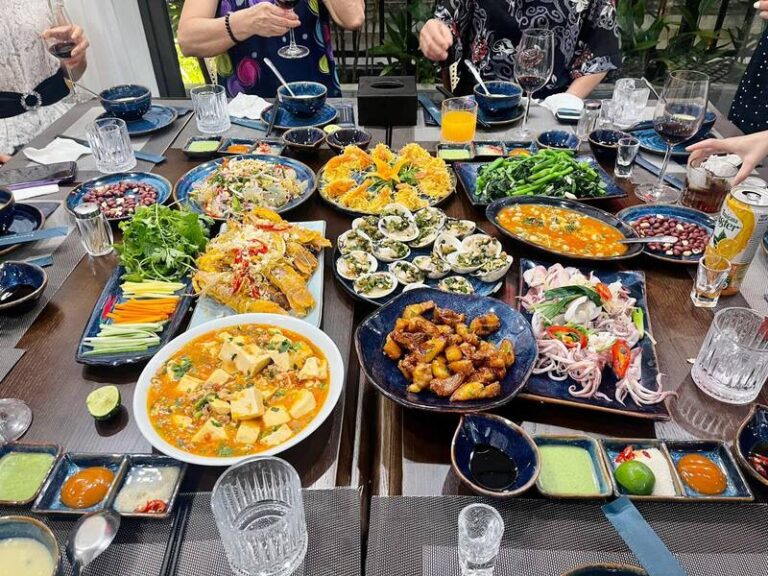 Nhà hàng La Bàn Vân Đồn - Tinh hoa ẩm thực và kiến trúc hội tụ