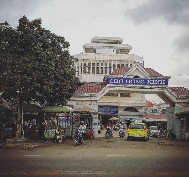 Chợ Đông Kinh - Thiên đường đồ giá rẻ cho khách du lịch tham khảo